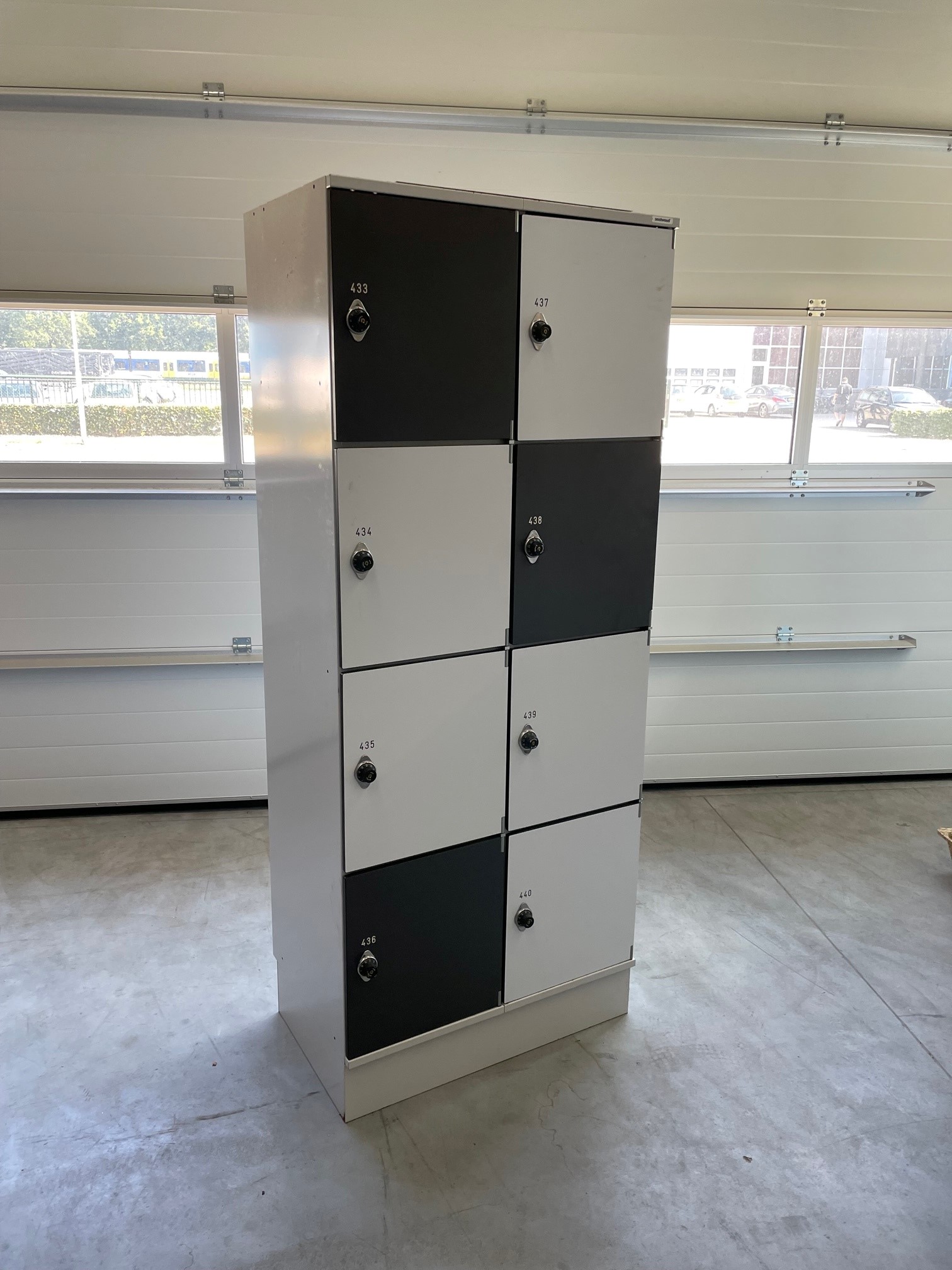 Lockerkast-8 met volkern deuren - Lockerman