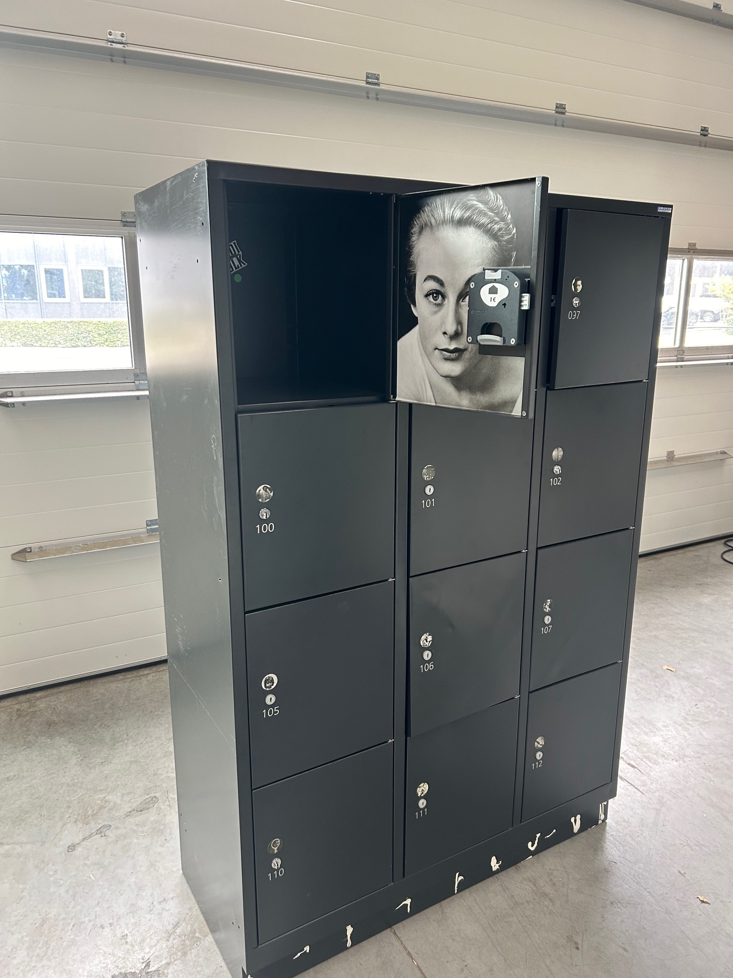 lockerkast-12 met pandslot 1€ - Lockerman